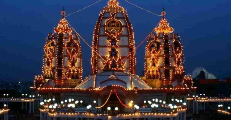 ISKCON Temple Delhi: Timings, Address, Entry Fees, Photos, Nearest ...